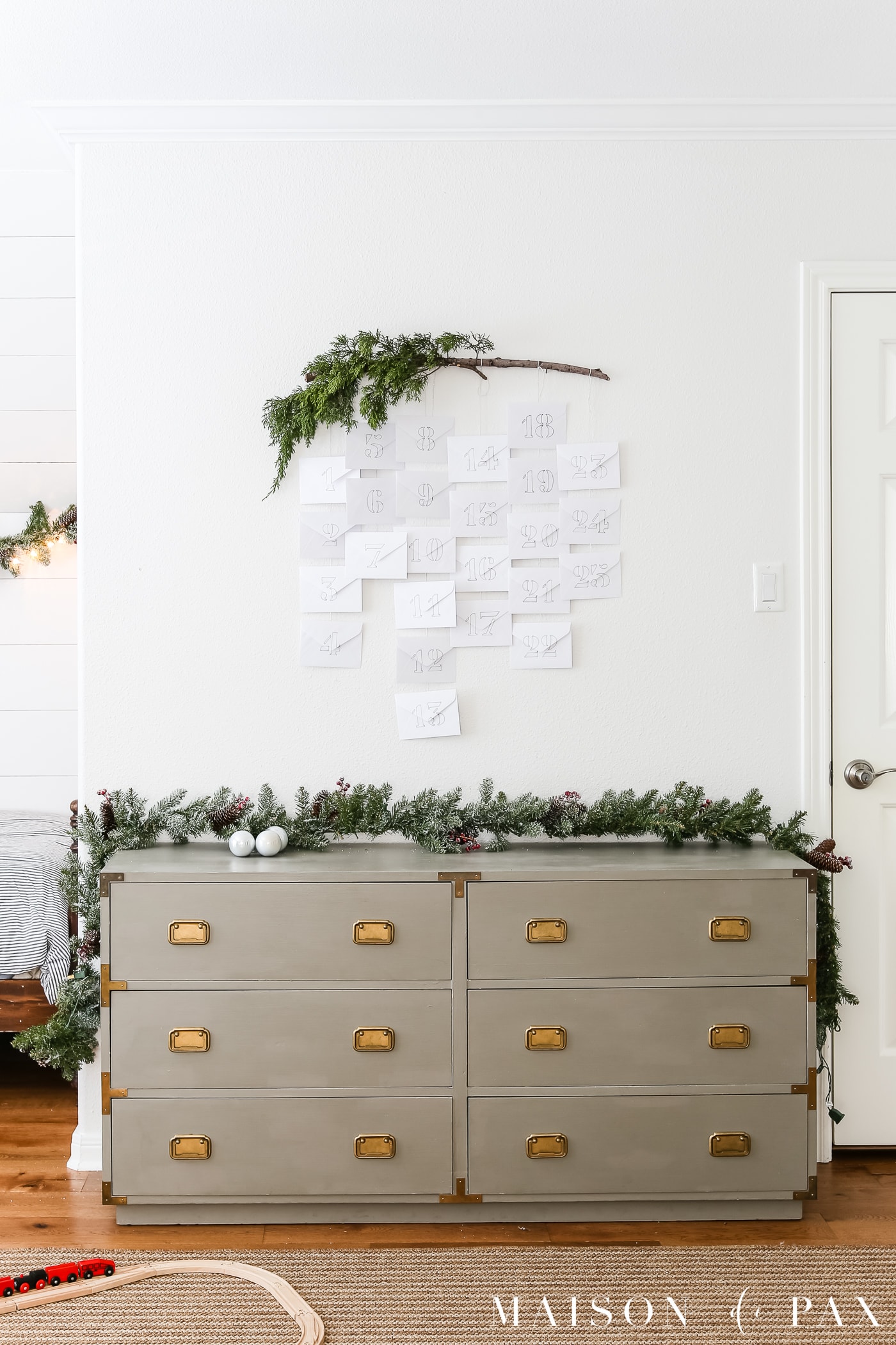 Kids Simple Christmas Bedroom Maison De Pax